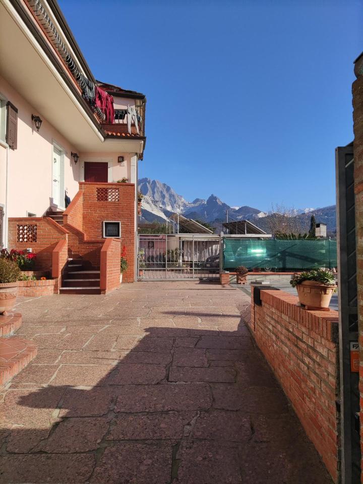 Porzione di casa in vendita a Carrara