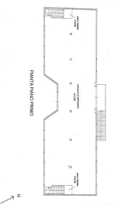 Locale commerciale in vendita a Carrara