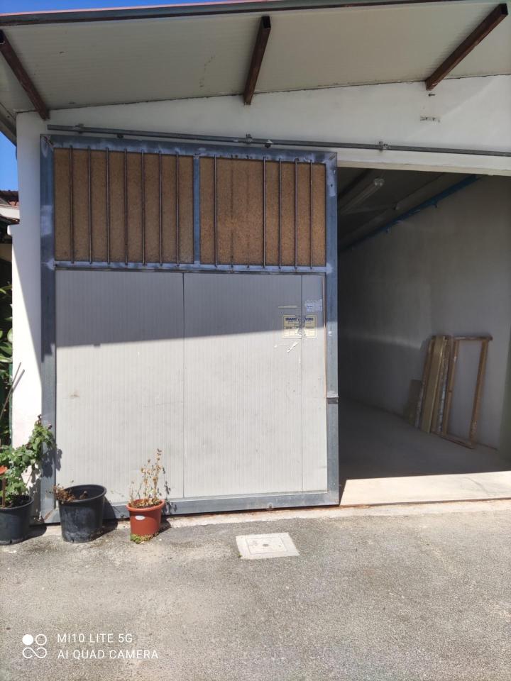 Capannone in affitto a Carrara