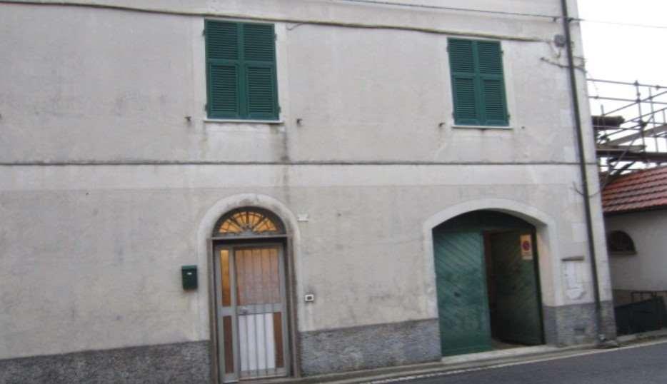 Appartamento in vendita a Campomorone