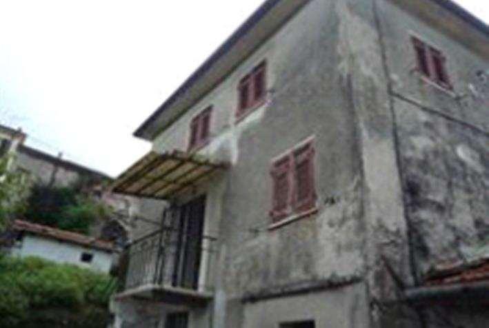 Appartamento in vendita a Calice Al Cornoviglio