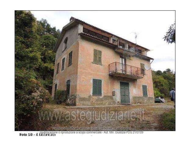 Villa in vendita a Carro