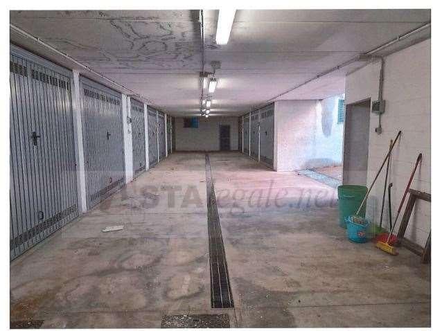 Garage - Posto auto in vendita a Albenga