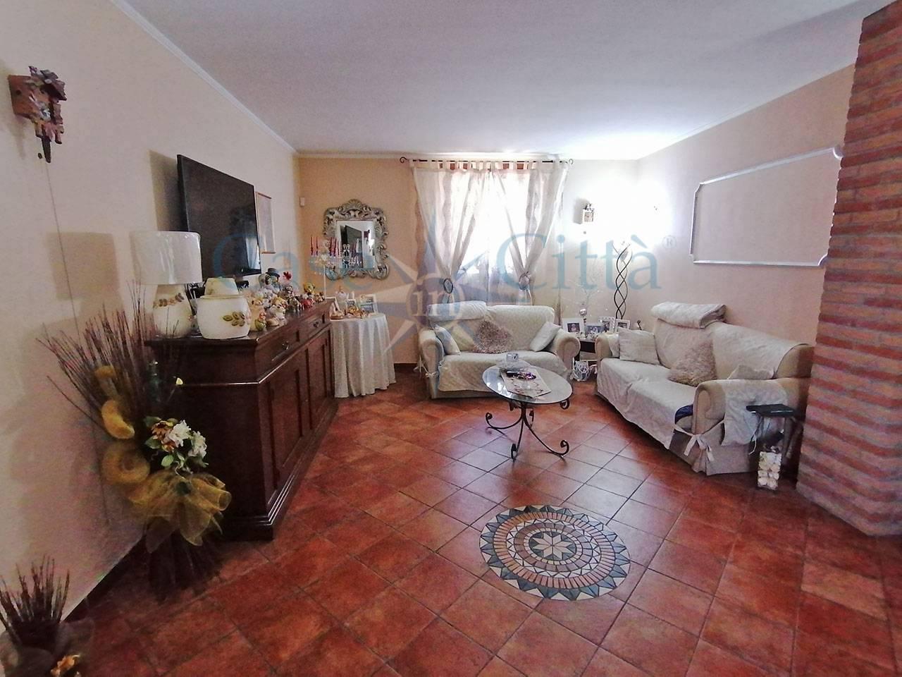 Casa indipendente in vendita a Casorate Primo