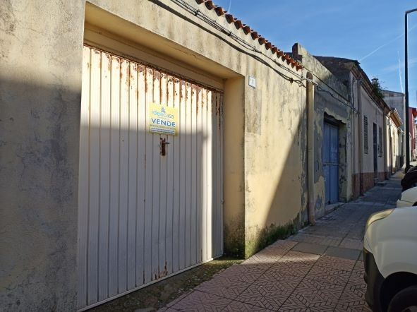 Magazzino in vendita a Tissi