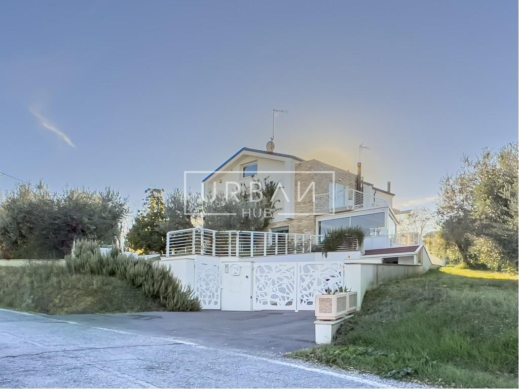 Villa bifamiliare in vendita a Longiano
