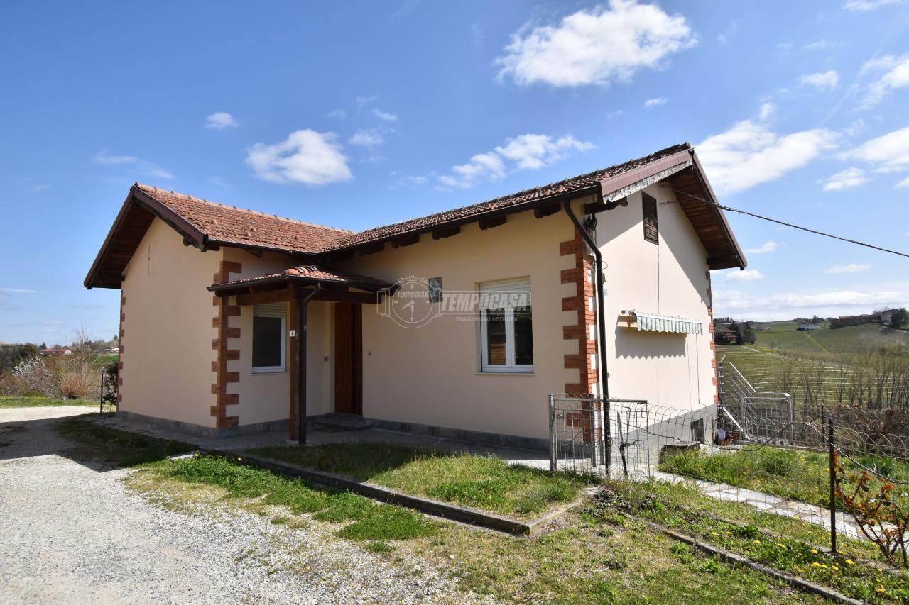 Villa in vendita a Monforte D'Alba