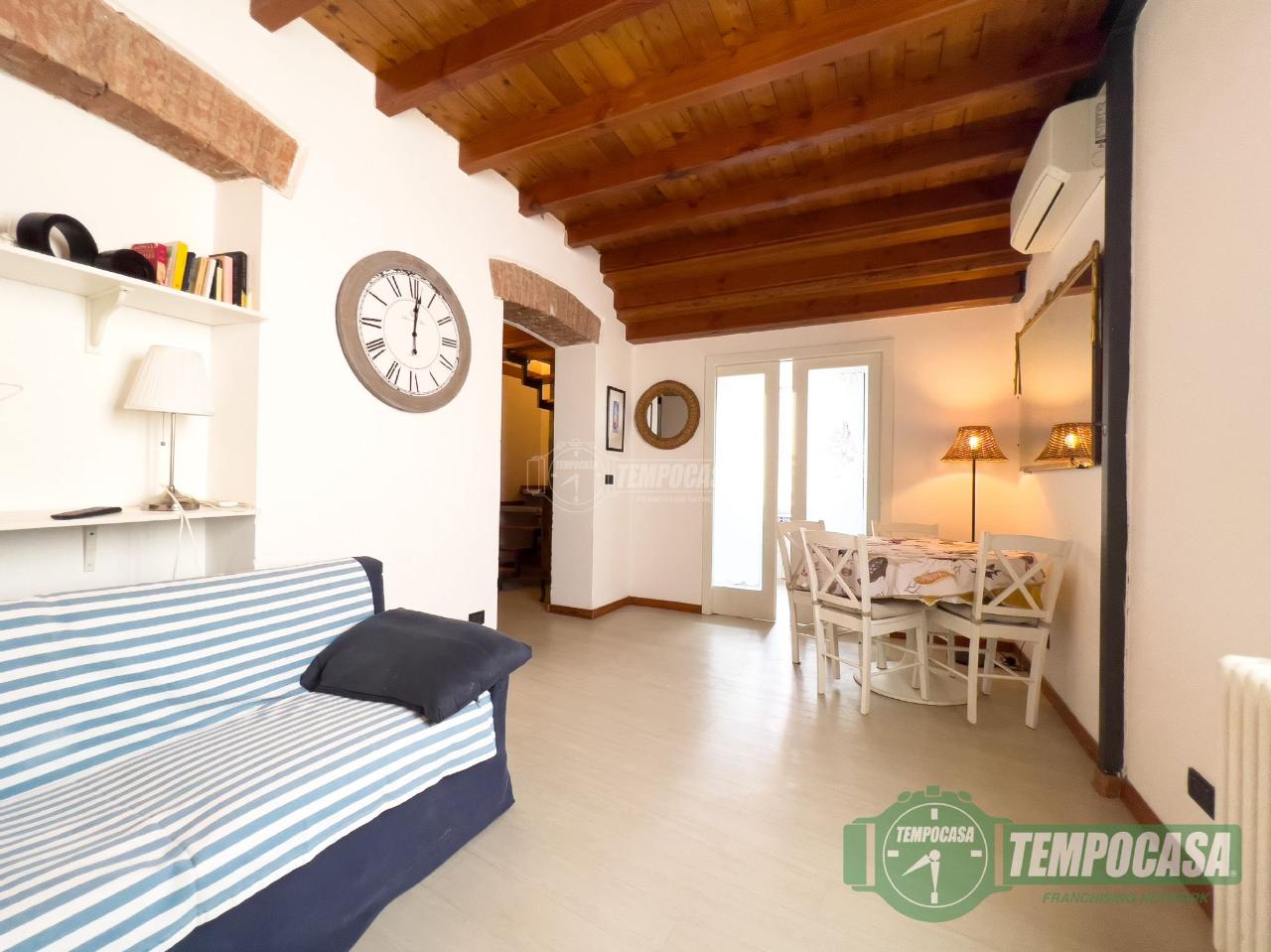 Trilocale, Sestri Levante