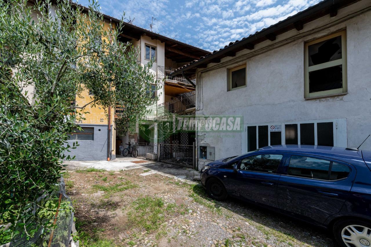 Casa indipendente in vendita a Levate