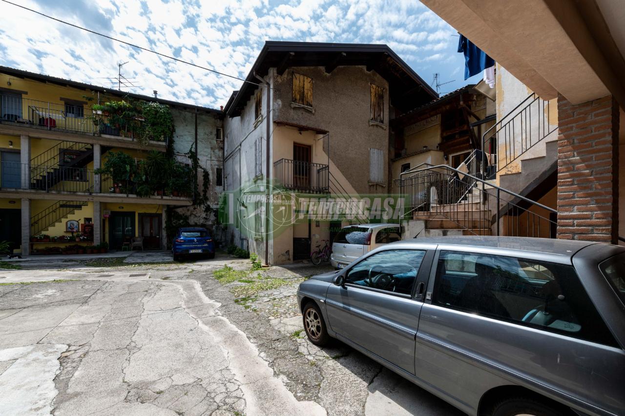 Casa indipendente in vendita a Levate