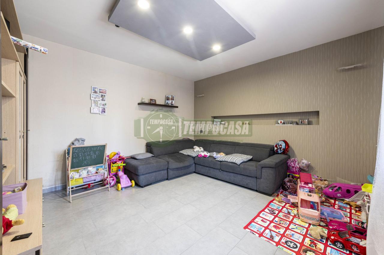 Appartamento in vendita a Azzano San Paolo