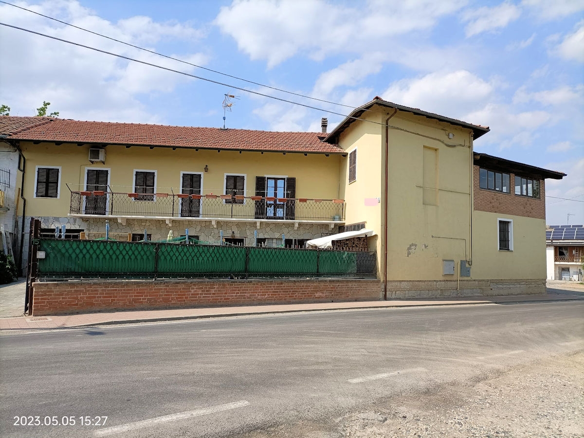 Villa bifamiliare in vendita a Montemagno