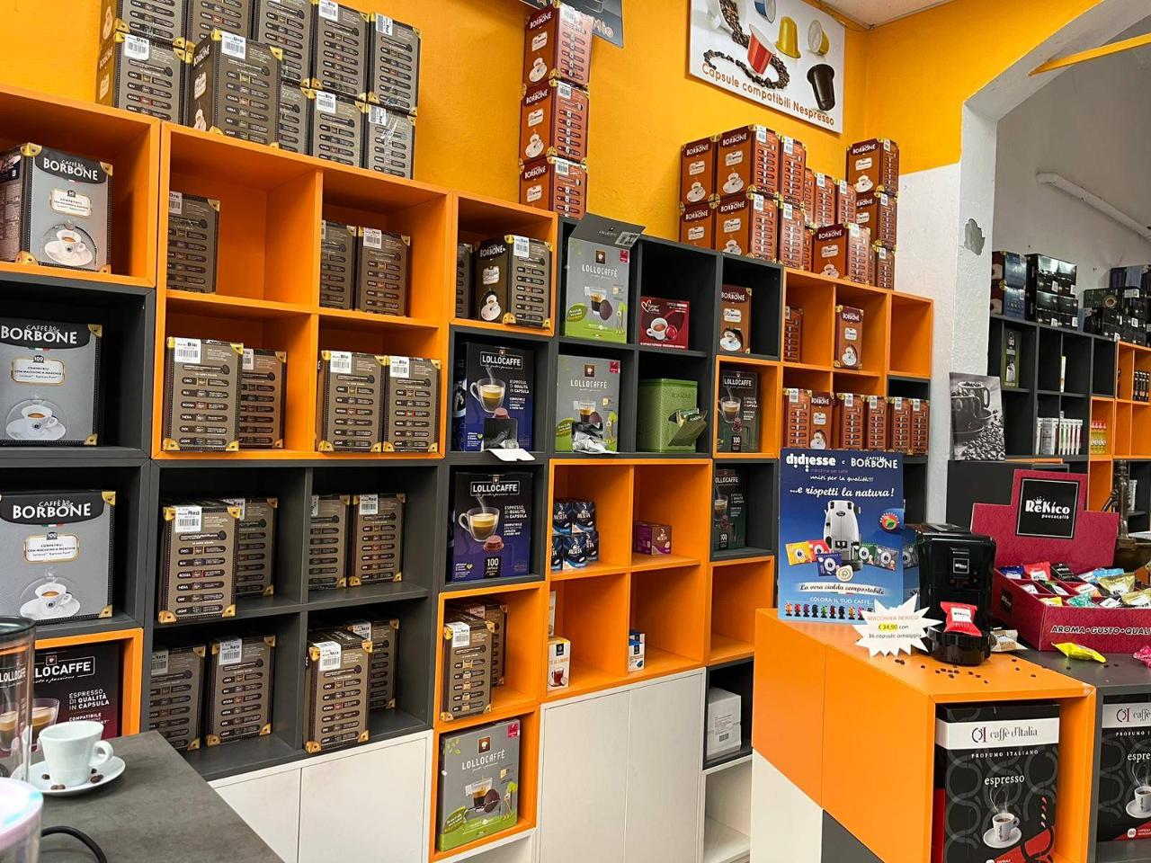 Esercizio commerciale in vendita a Bologna