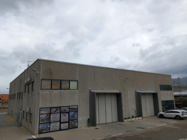 Capannone in vendita a Rende