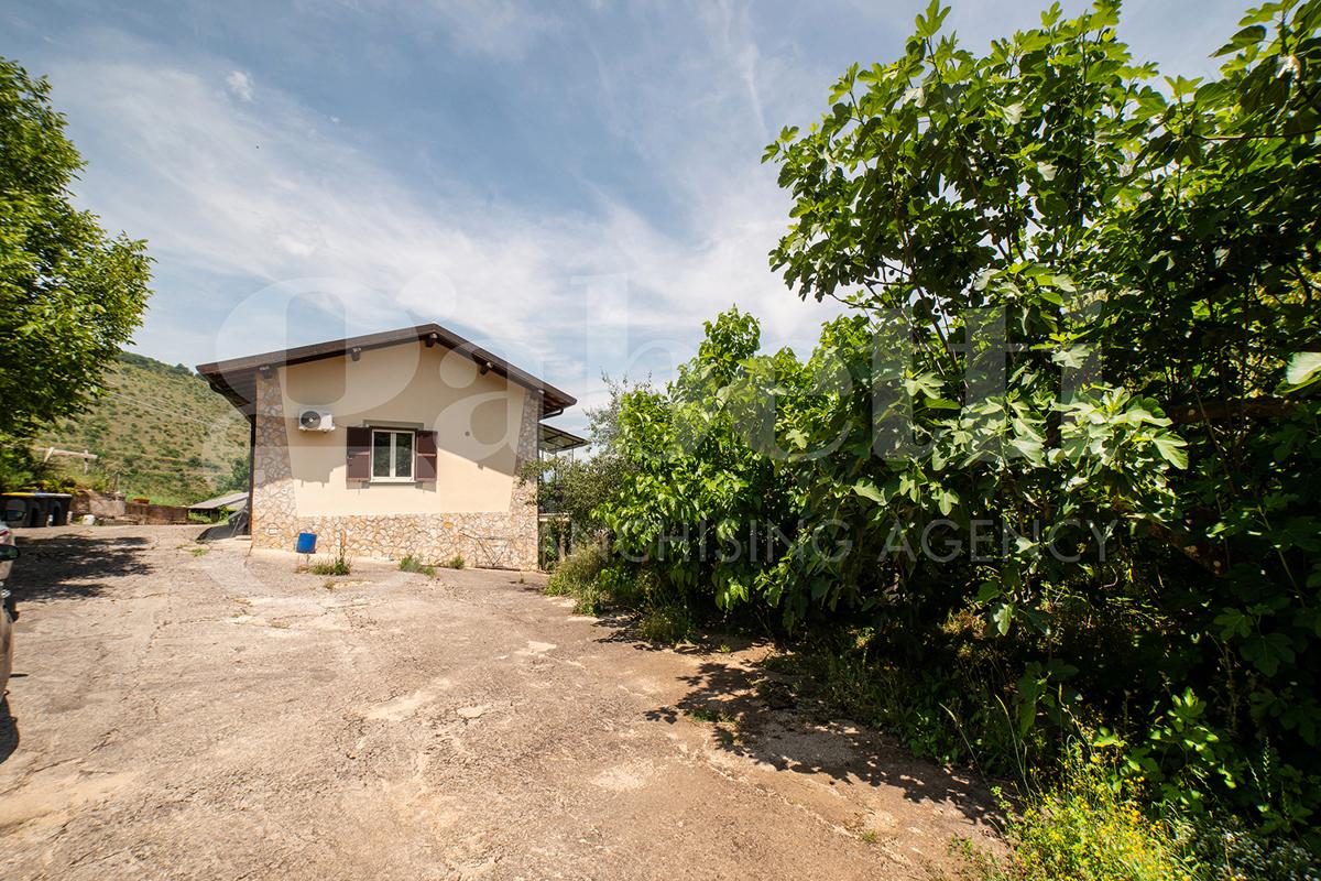 Villa in vendita a Giuliano Di Roma
