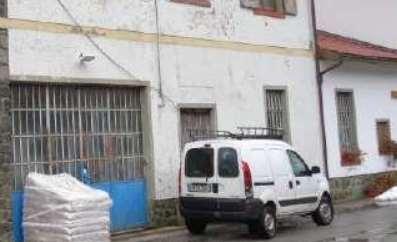 Magazzino in vendita a Abetone Cutigliano