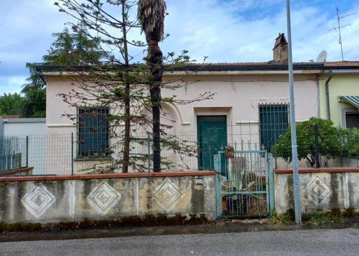 Appartamento in vendita a Viareggio