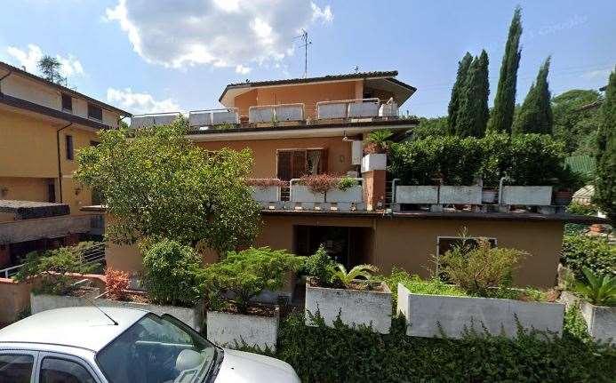 Appartamento in vendita a Massa E Cozzile
