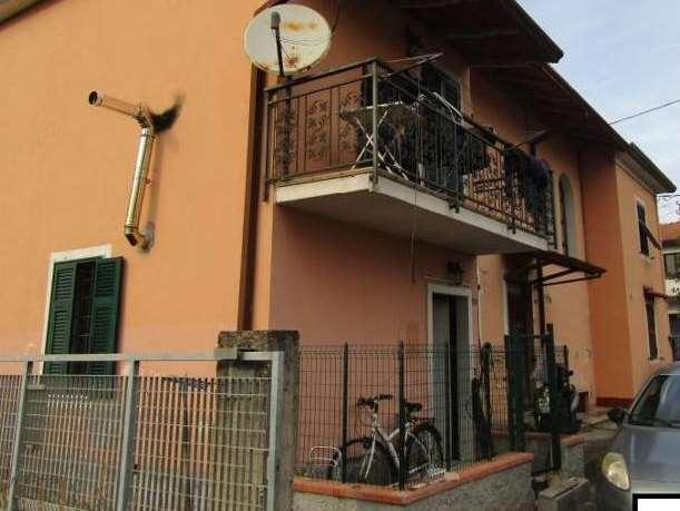 Appartamento in vendita a Luni