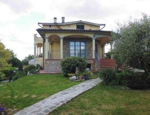 Casa indipendente in vendita a Arezzo