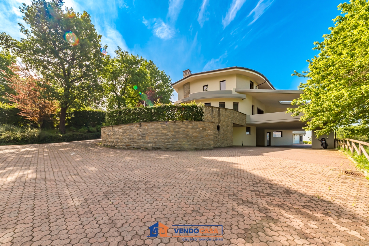 Villa unifamiliare in vendita a Bra