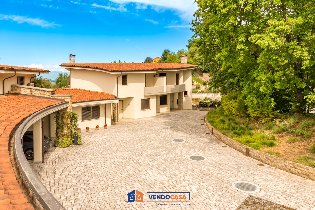 Villa in vendita a Bra