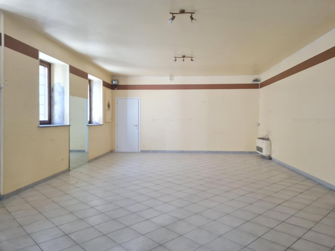 Locale commerciale in vendita a Carmagnola