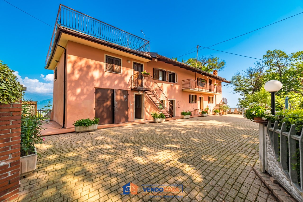 Villa in Via San Pietro 8, Revello