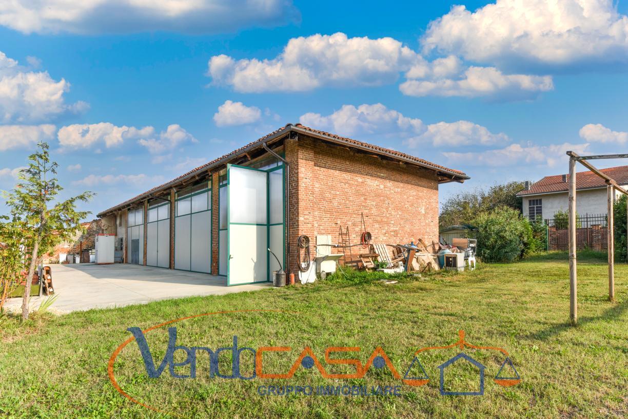 Capannone in vendita a Carmagnola