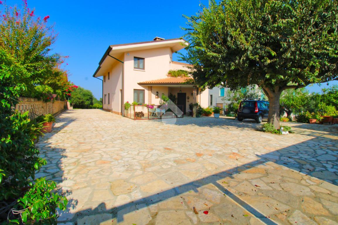 Villa in vendita a Crecchio