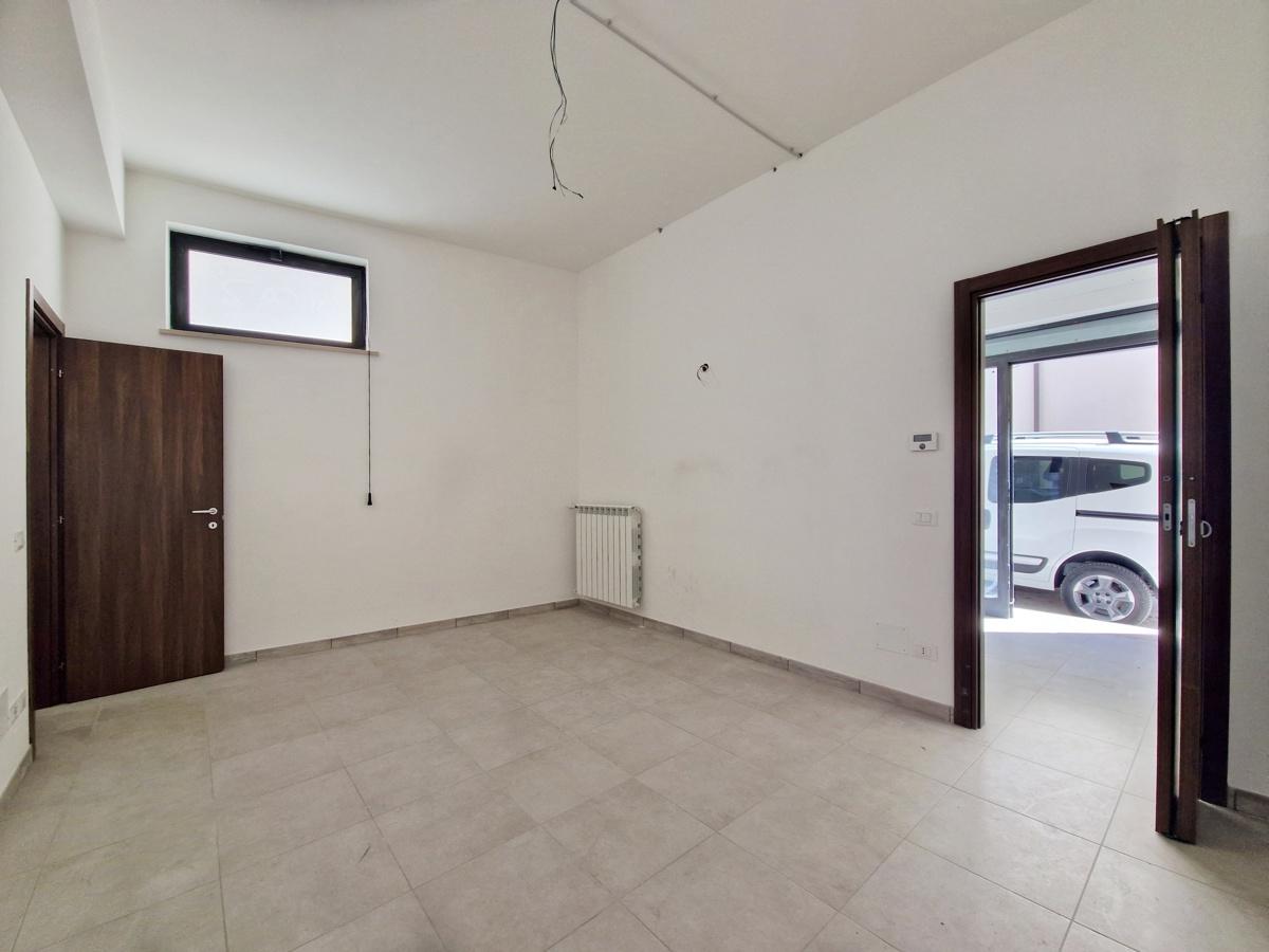 Negozio in vendita a L'Aquila