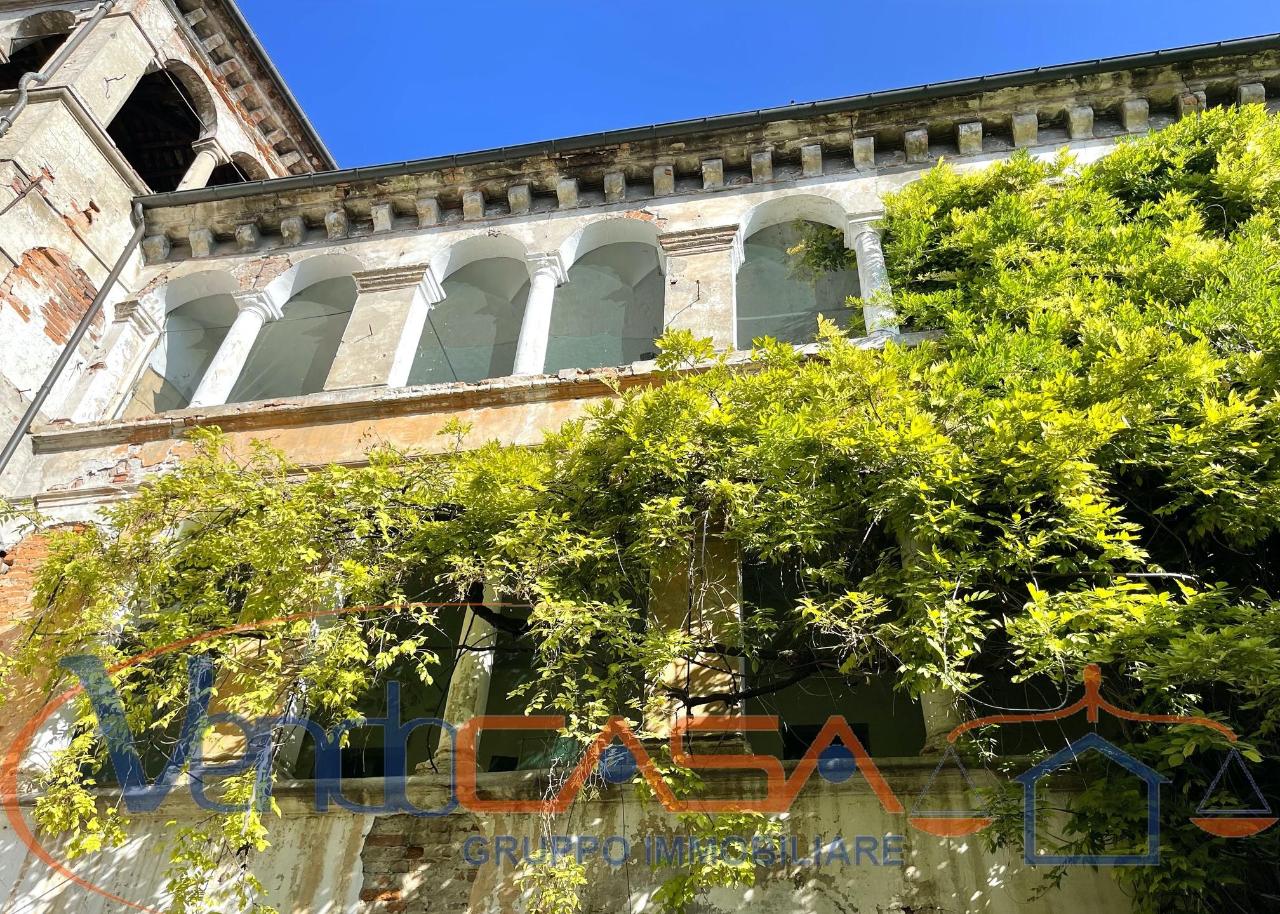 Palazzo in vendita a Racconigi