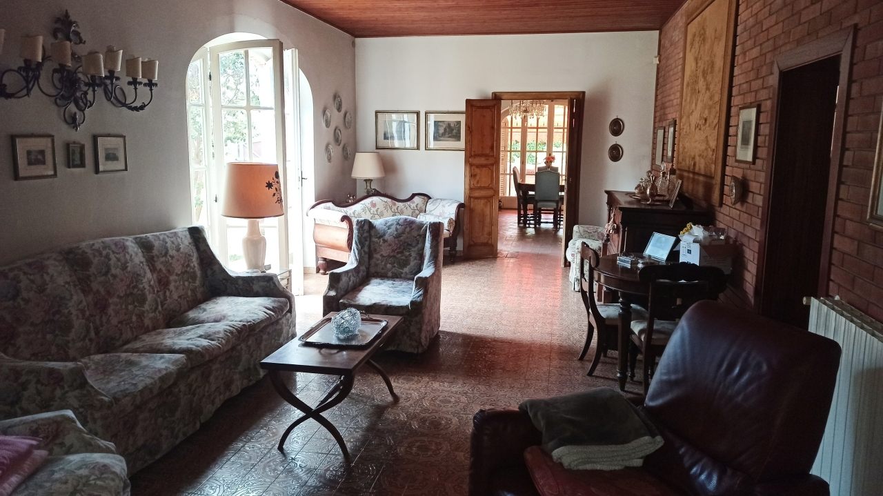 Villa in vendita a Luni