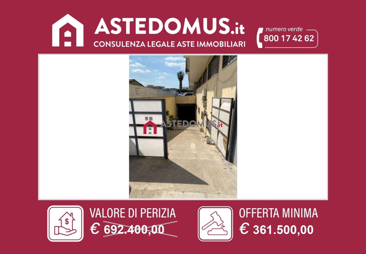 Negozio in vendita a Sant'Antimo