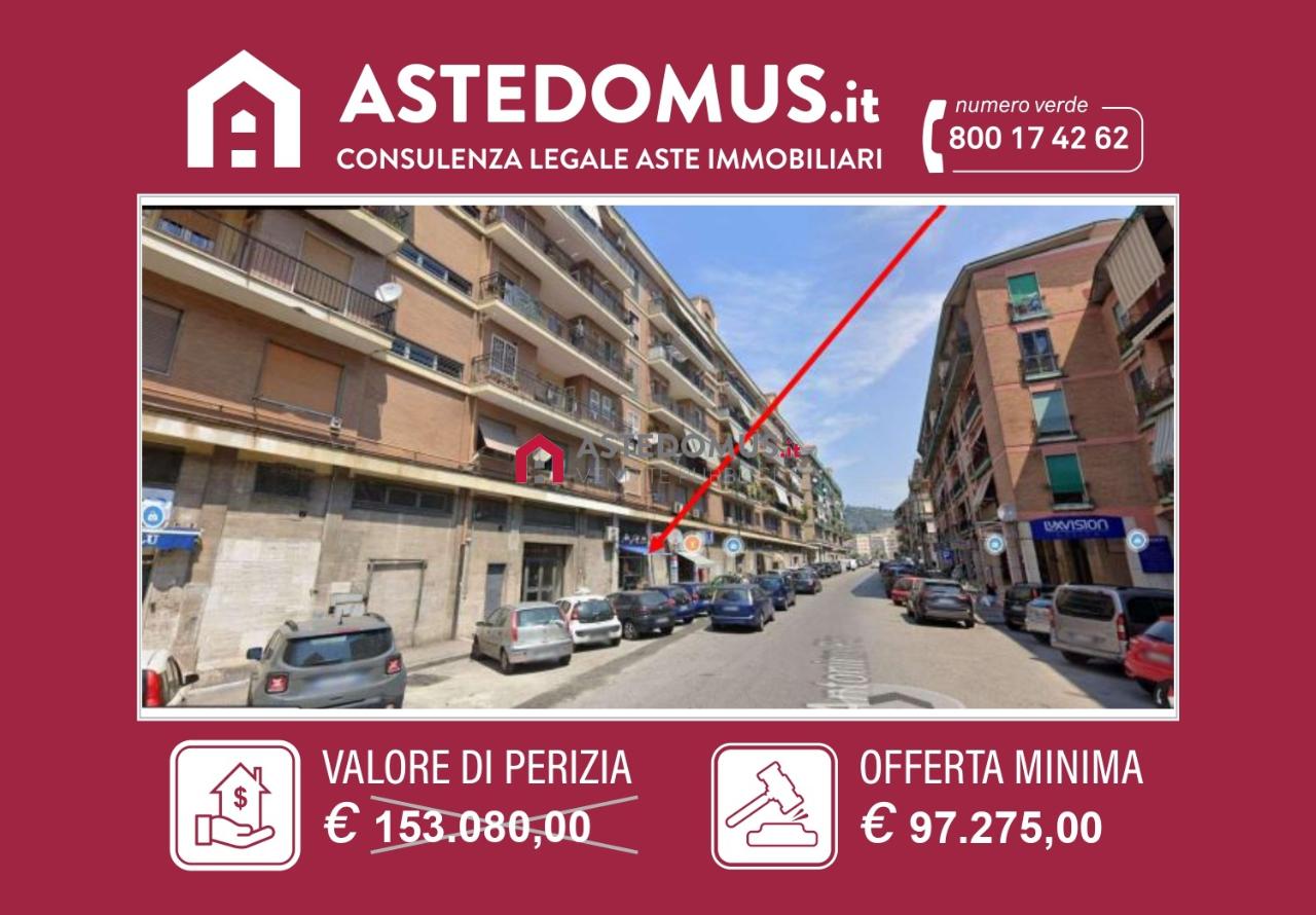 Negozio in vendita a Napoli