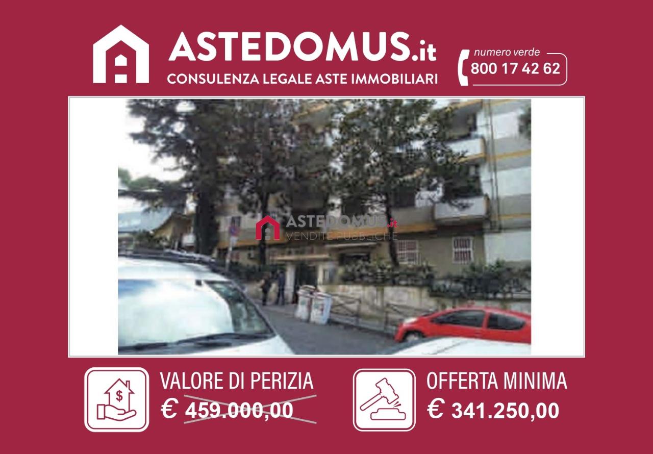 Appartamento in vendita a Napoli