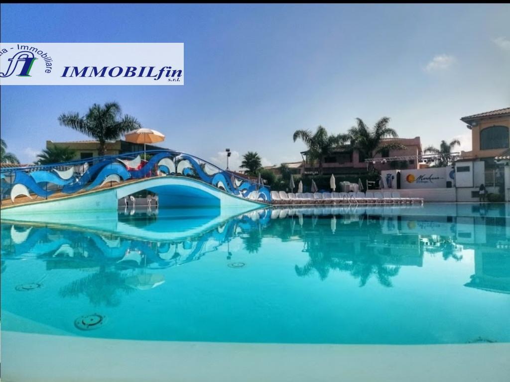 Appartamento in vendita a Campofelice Di Roccella