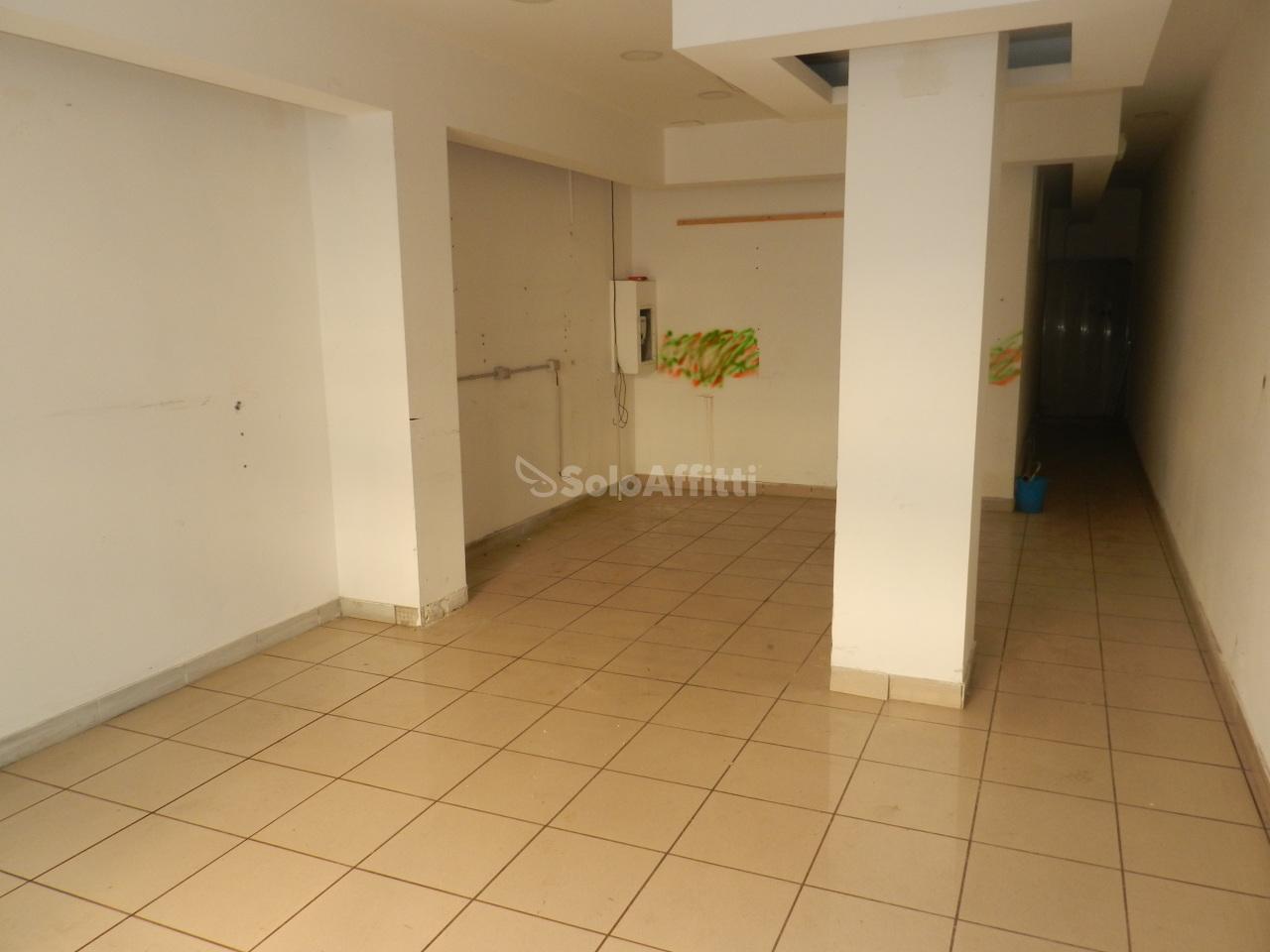 Negozio in affitto a Roma