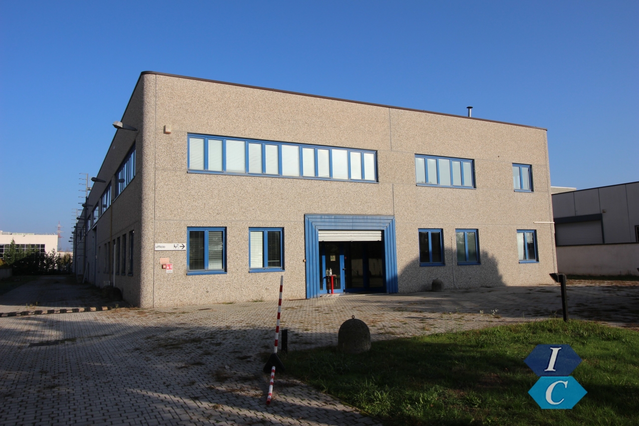 Capannone in affitto a Cerro Maggiore