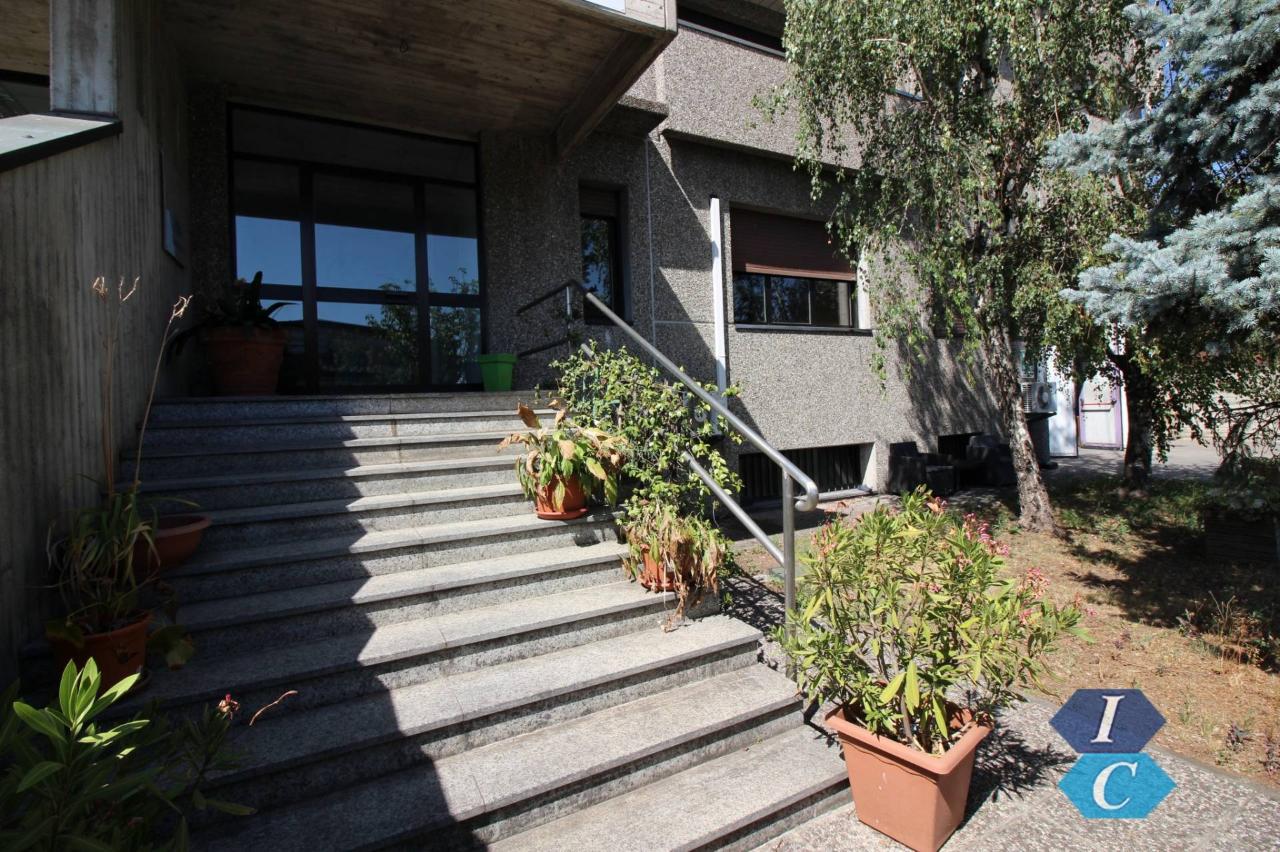 Capannone in affitto a Lainate