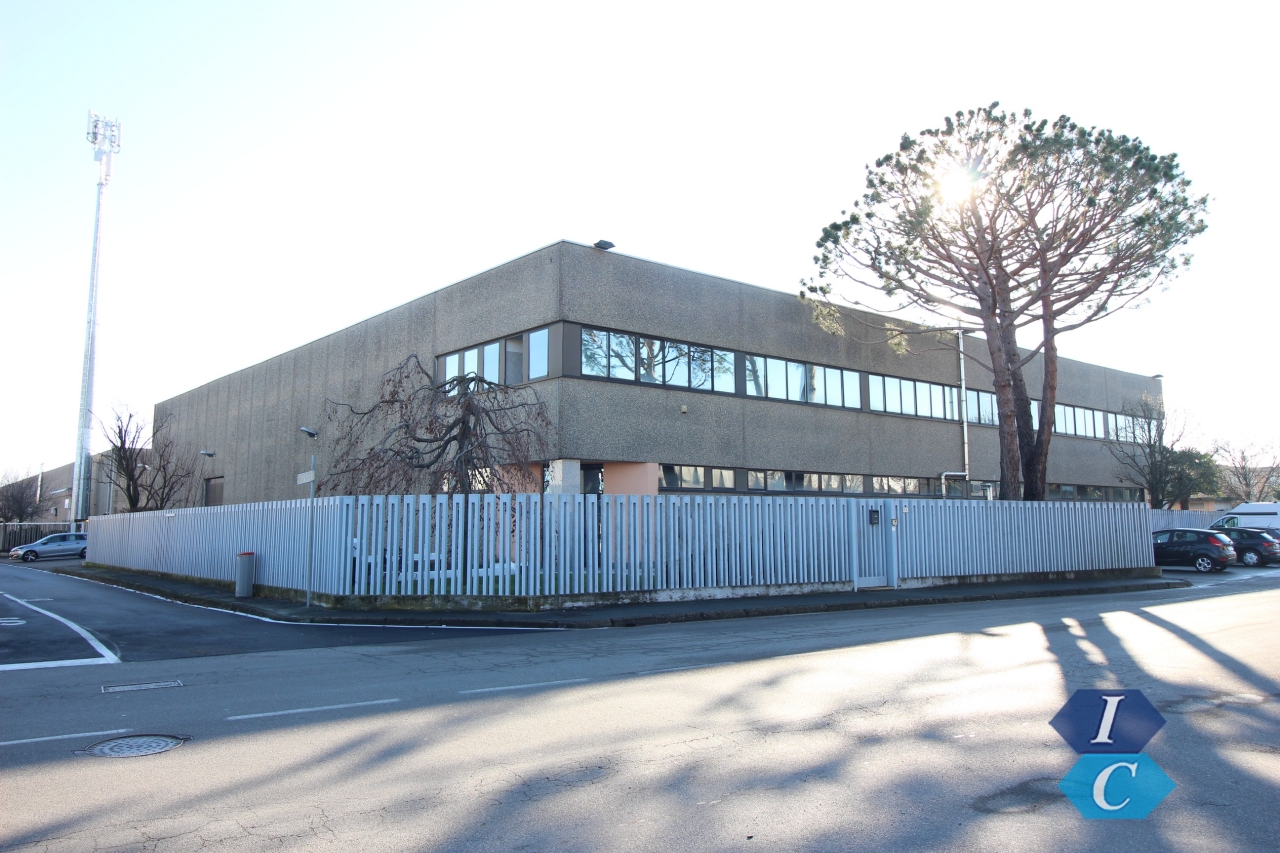 Capannone in affitto a Rescaldina