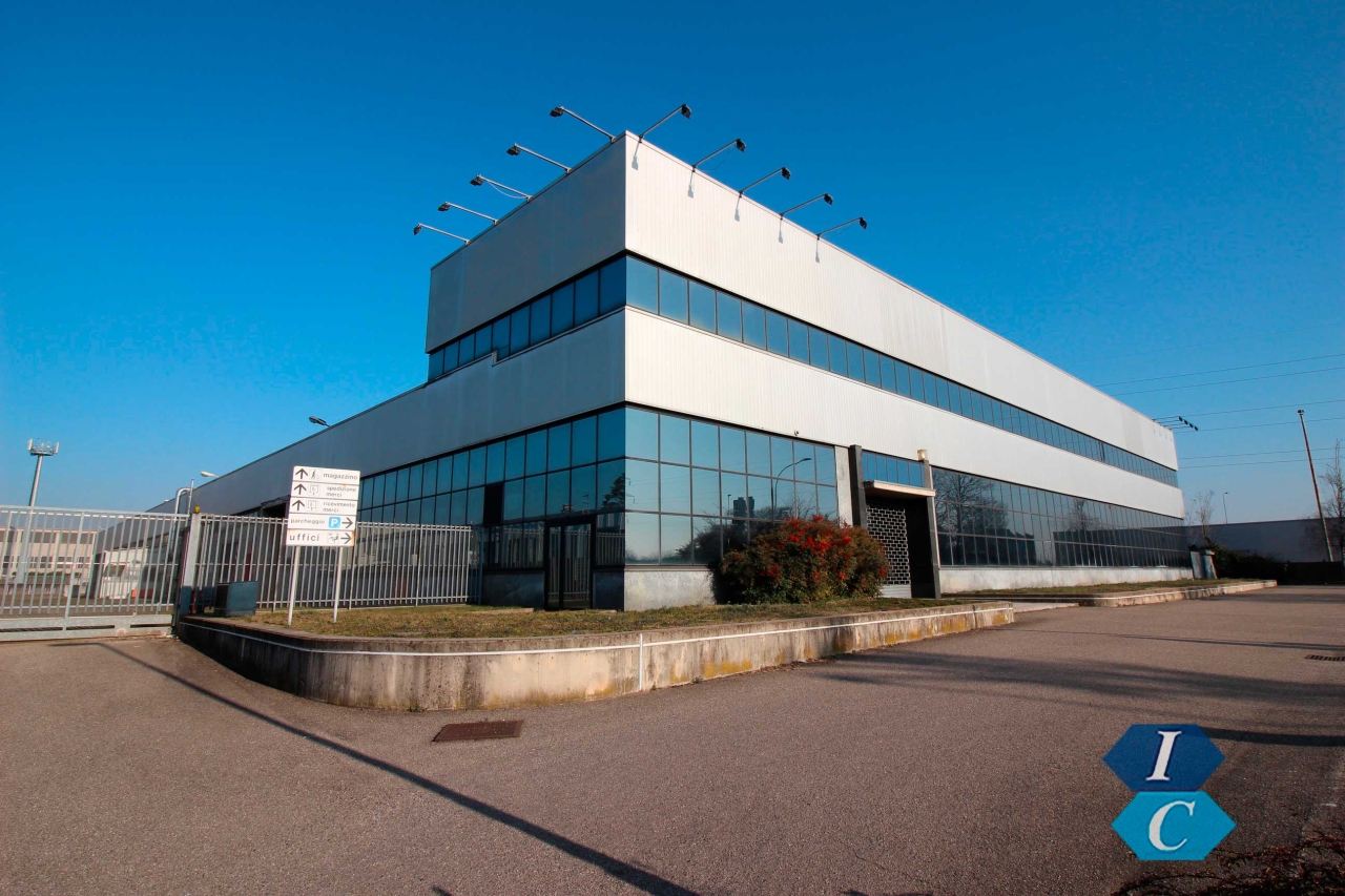 Capannone in vendita a San Vittore Olona