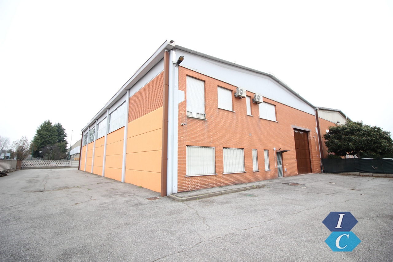 Capannone in affitto a Settimo Milanese