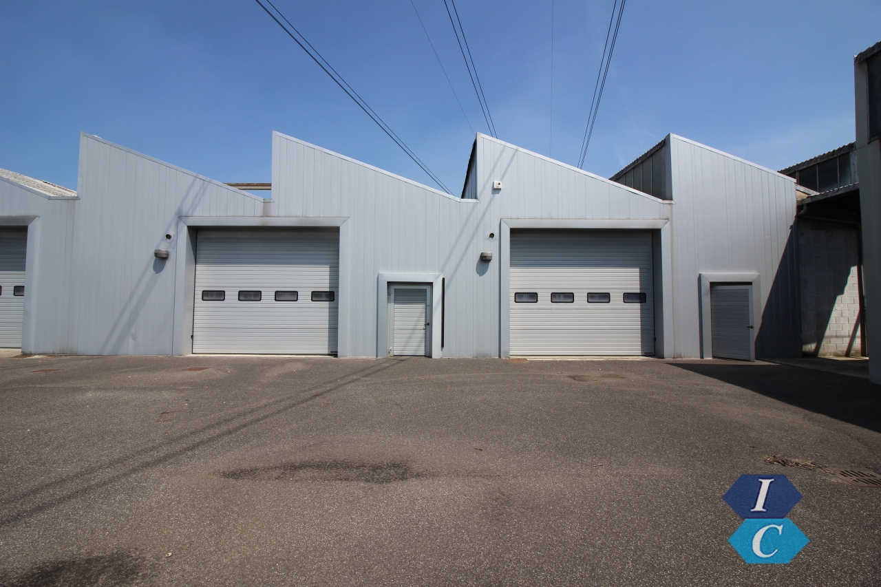 Capannone in vendita a Rovello Porro