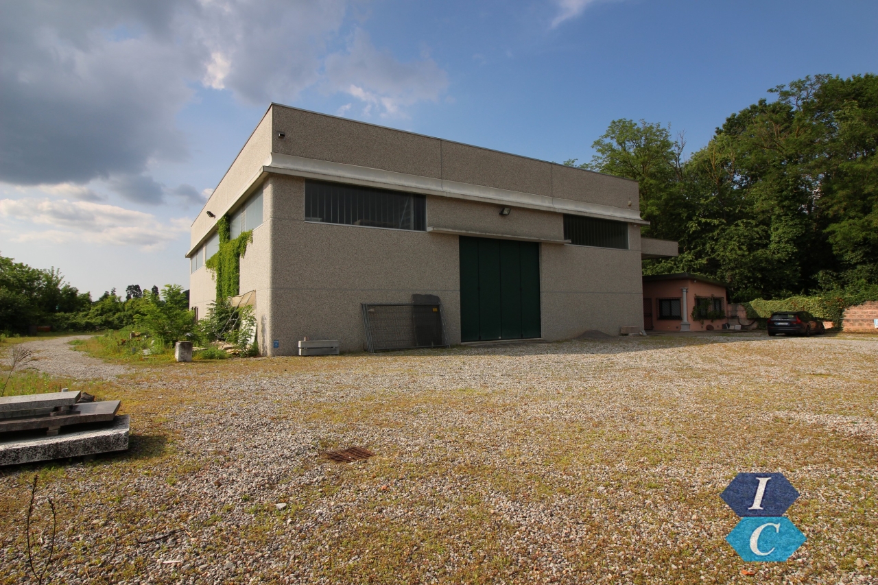 Capannone in affitto a Rescaldina