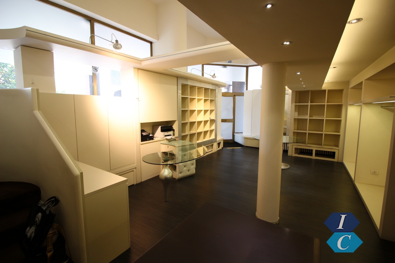 Negozio in vendita a San Vittore Olona