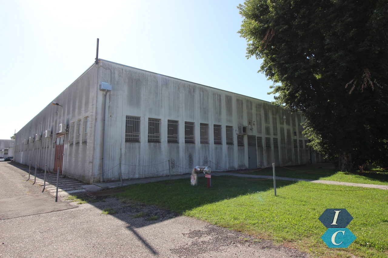 Capannone in affitto a Legnano