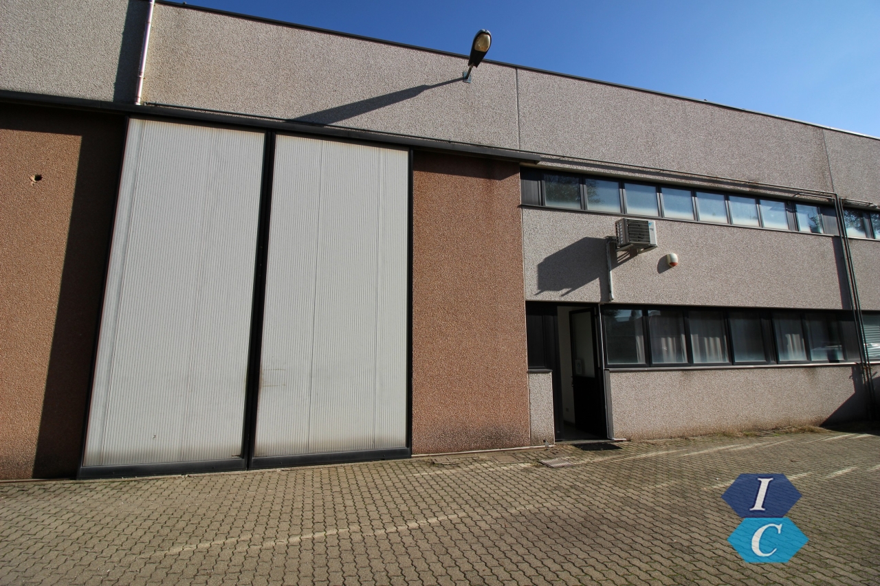 Capannone in vendita a San Giorgio Su Legnano