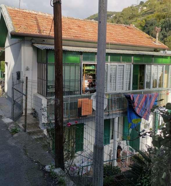 Villa bifamiliare in vendita a Sanremo