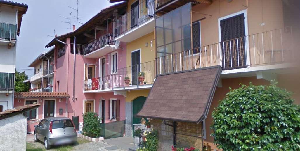 Porzione di casa in vendita a Pombia